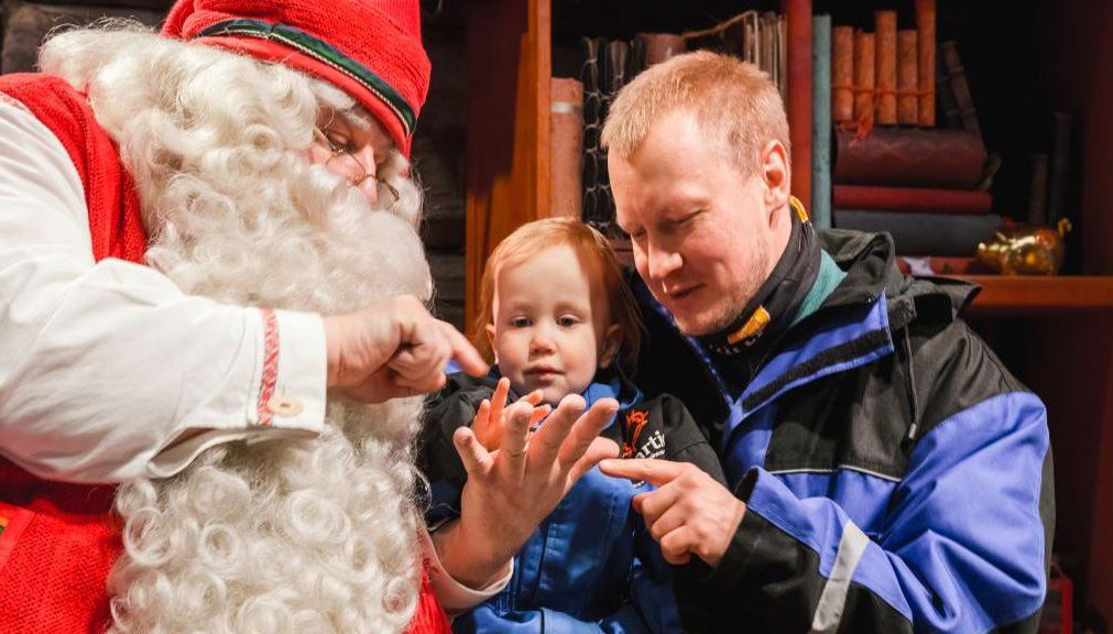 Day Trip to Santa Claus Village at the Artic Circle - From Levi ...